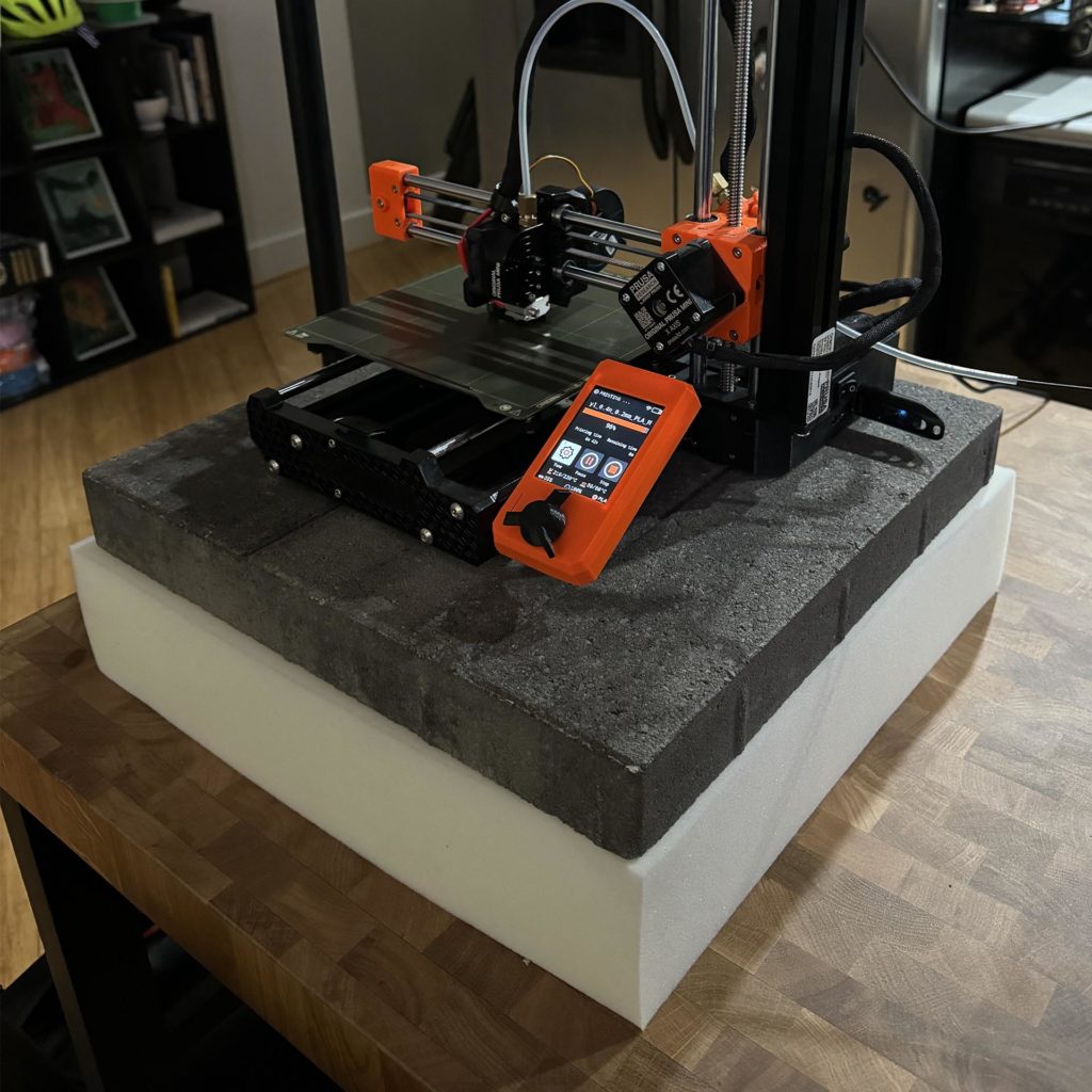 How I Used Foam and a Concrete Paver for 3D Printing in Silence - Ethan Thompson